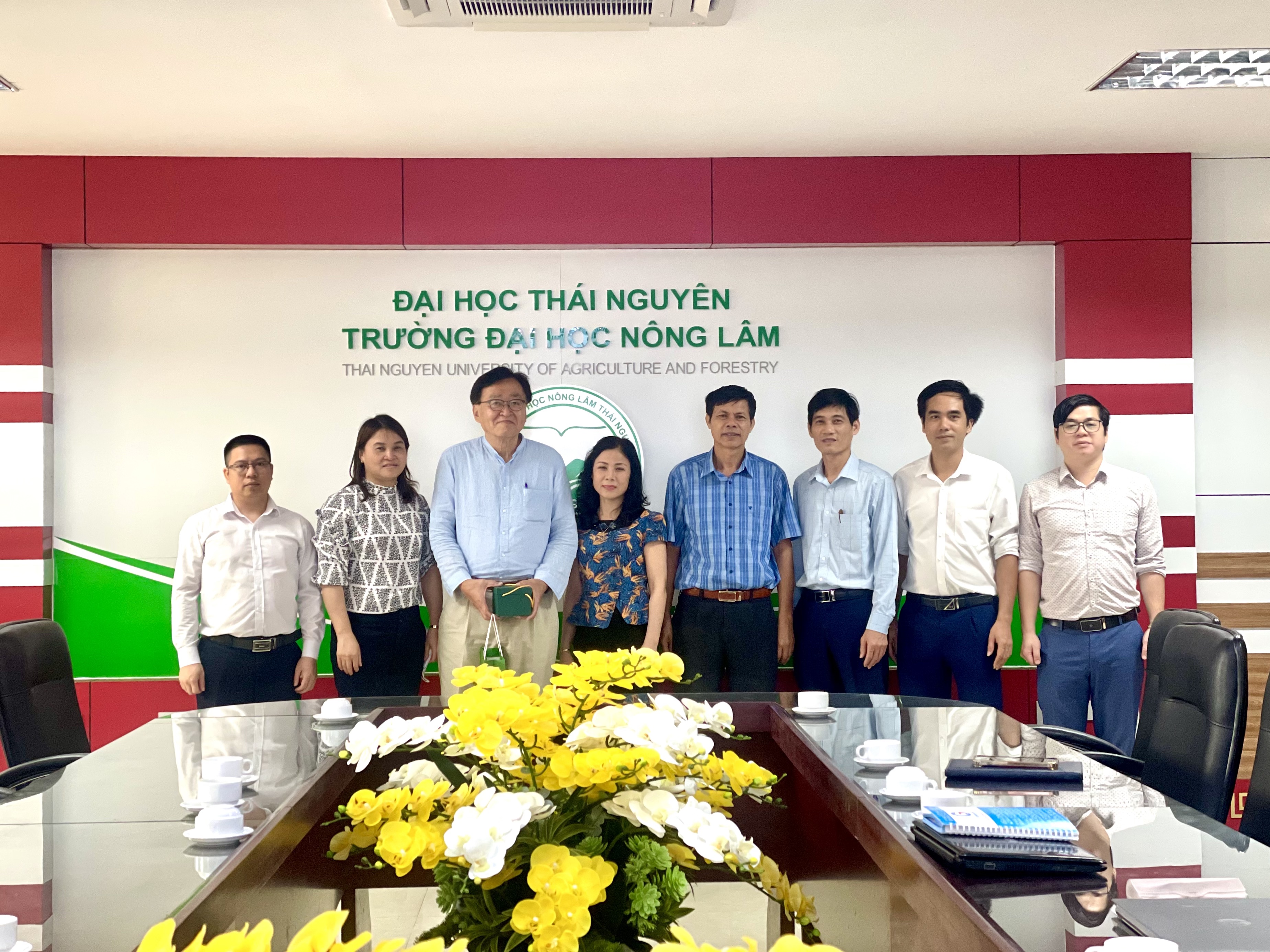 Buổi làm việc giữa ông Tanaka Toyoaki đại diện công ty tư vấn quản lý ...